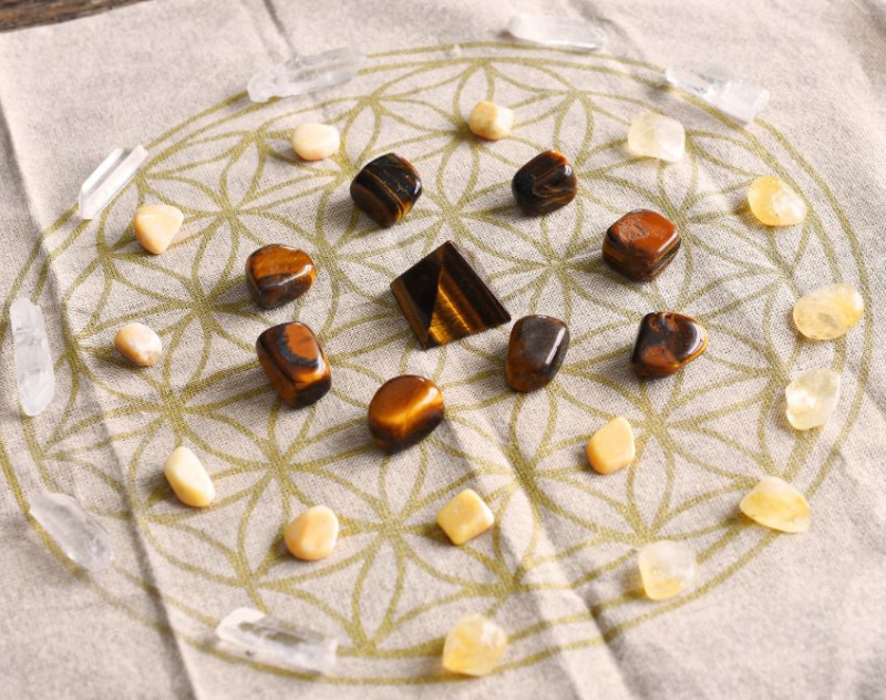 Crystal Grids and Layouts - Wicca Academy